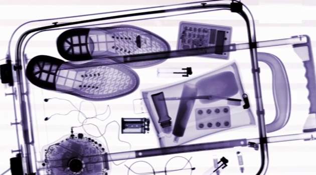 Dohány, boxer, vipera - egy hónapja szolgálnak a NAV csomagröntgenjei