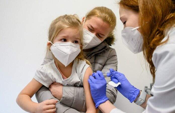 Megkezdődött az 5-11 éves gyerekek oltása - AzÜzlet